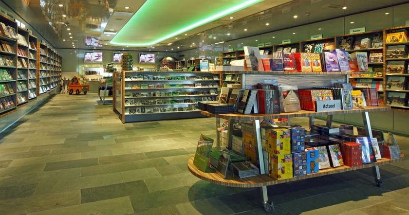 Retail display unit By Plexwood