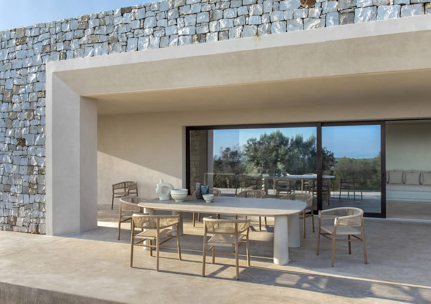 BOLD Rectangular cement table By Ethimo