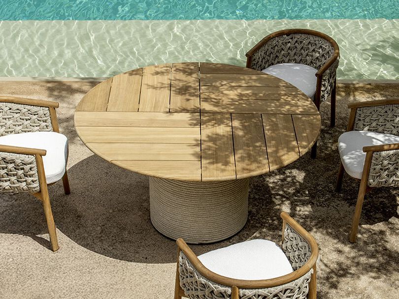 PATIO Round table with teak top By Ethimo