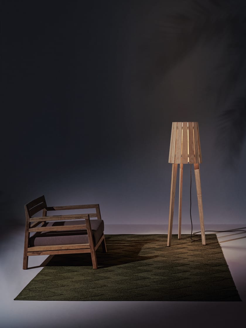 WOODY Floor lamp By Ethimo | design Marc Sadler
