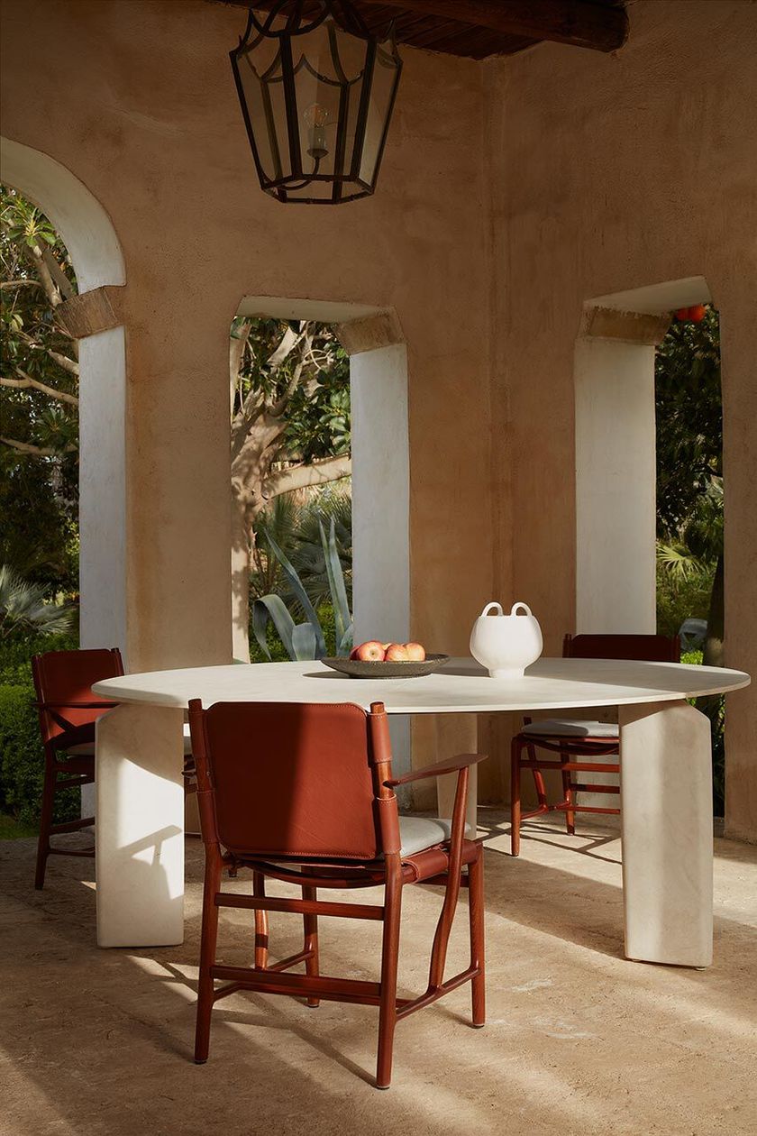 GIOTTO Round Arabescato marble garden table By Exteta