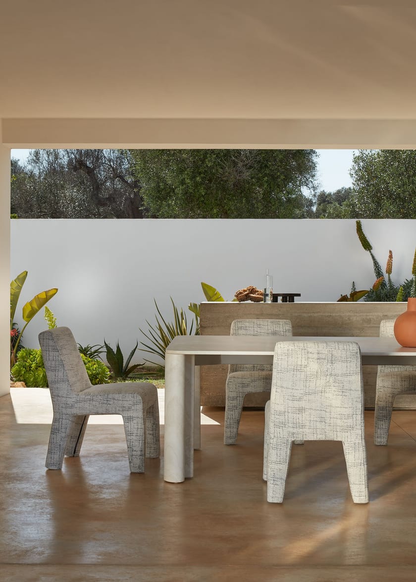 MICHELANGELO Rectangular travertine garden table By Exteta