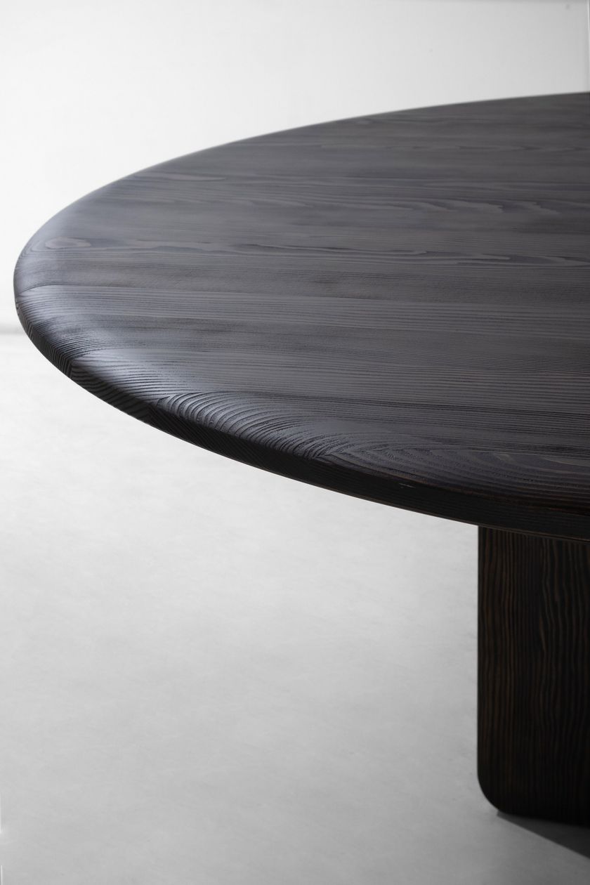 FAIFO Round fir table By District Eight