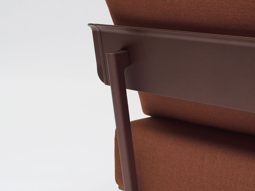 AIKANA Upholstered fabric Garden daybed By FAST | design Emmanuel Gallina
