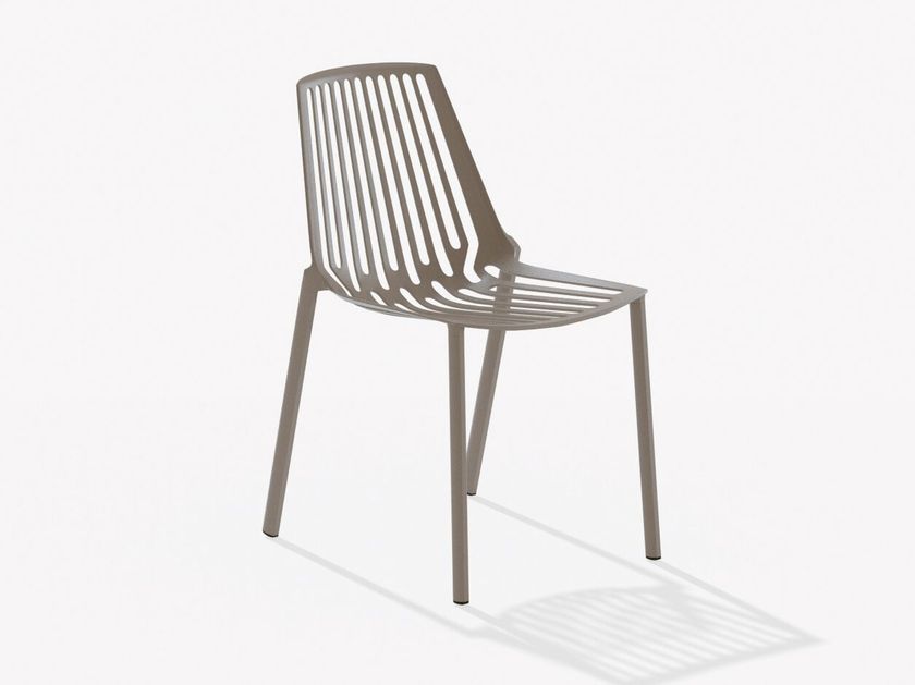 RION Stackable aluminium garden chair By FAST | design Radice & Orlandini