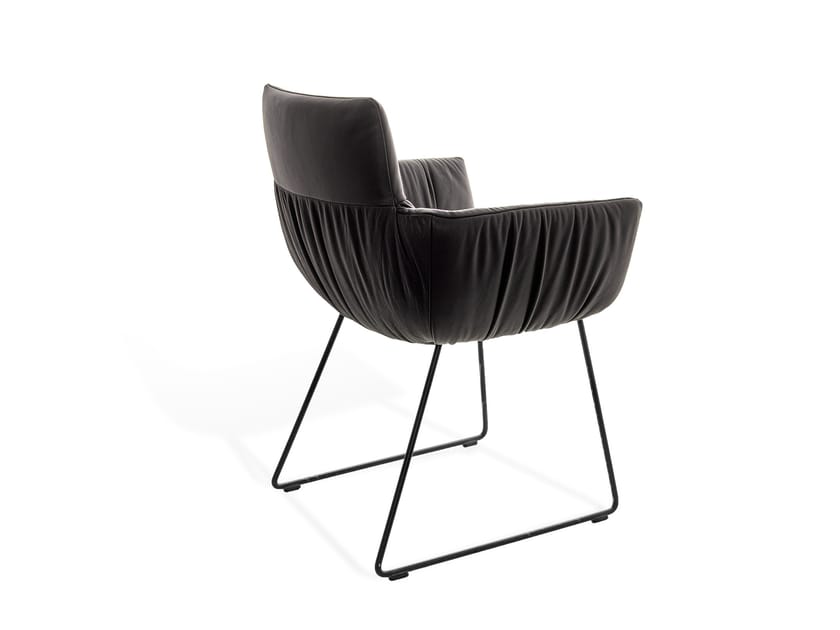 FAYE CASUAL | Chair with armrests By KFF