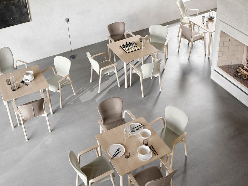 FEEL | Sedia con braccioli By Brunner design AART Designers