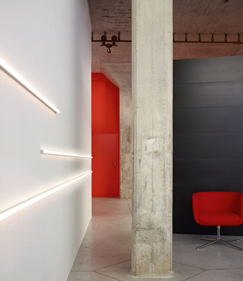 FEMTOLINE 25 linear lighting profile By Delta Light