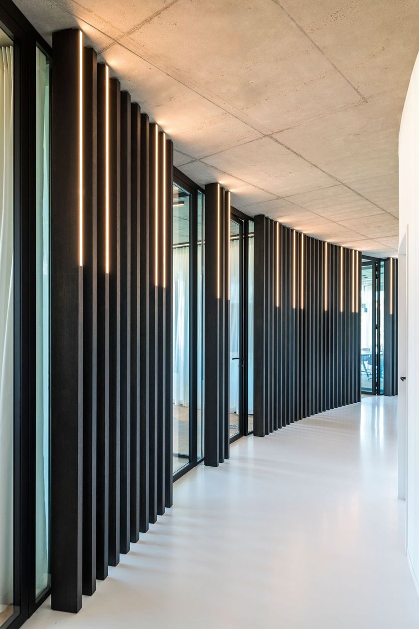 FEMTOLINE 35 FLUSH HE DOWN-UP linear lighting profile By Delta Light