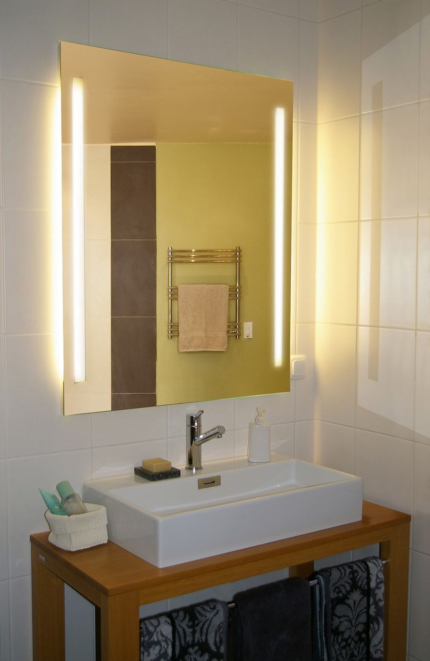 Wall-mounted mirror with integrated lighting FINELINE By Top Light