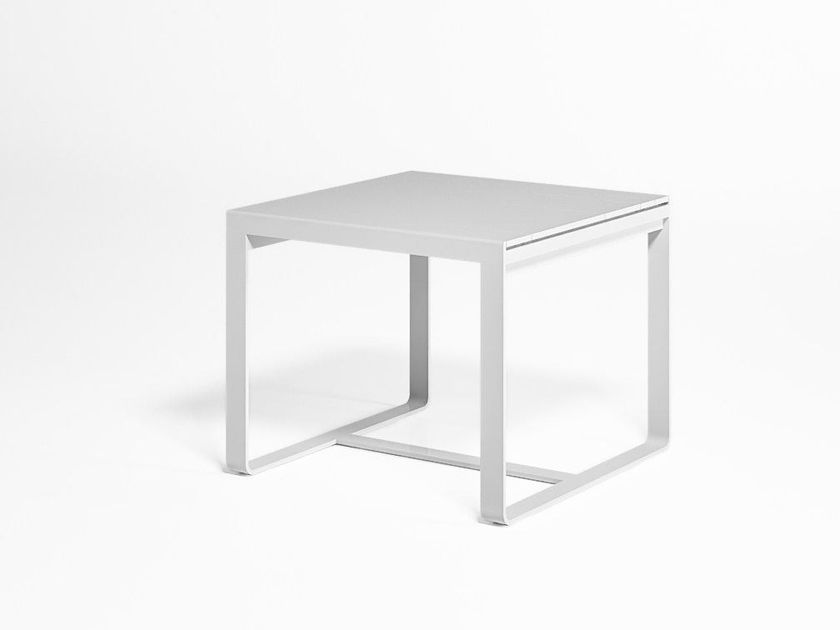 FLAT | Square table By GANDIABLASCO design Mario Ruiz