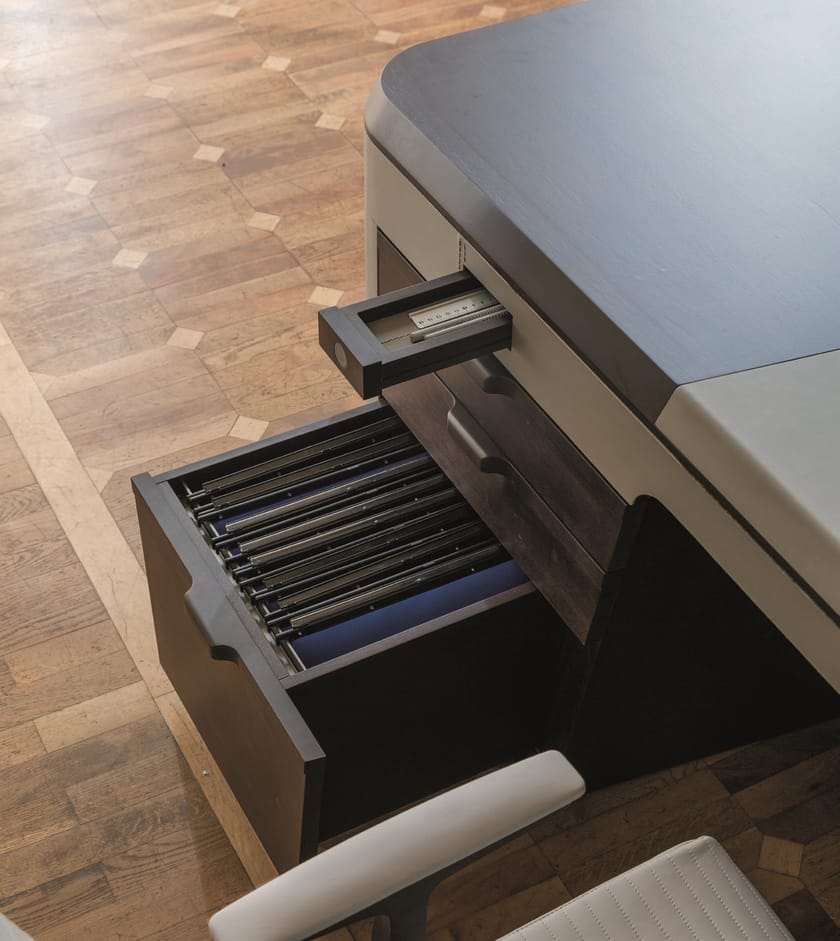 FLAVIO Executive desk By Porada | design Umberto Asnago