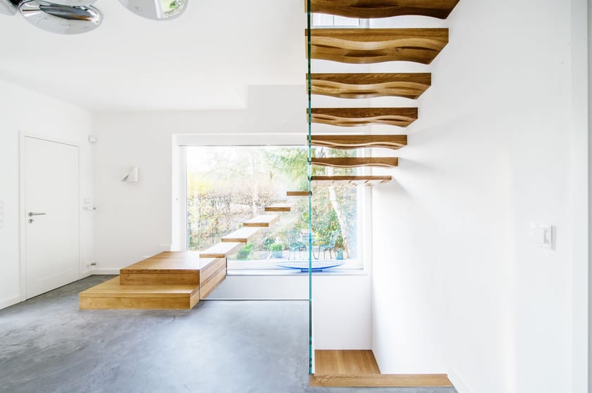 FLOATING WAVES | Cantilevered staircase By Siller Treppen