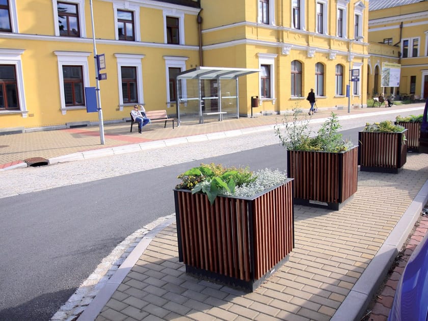 Steel Flower pot FLORIUM By mmcité1 design David Karásek, Radek Hegmon