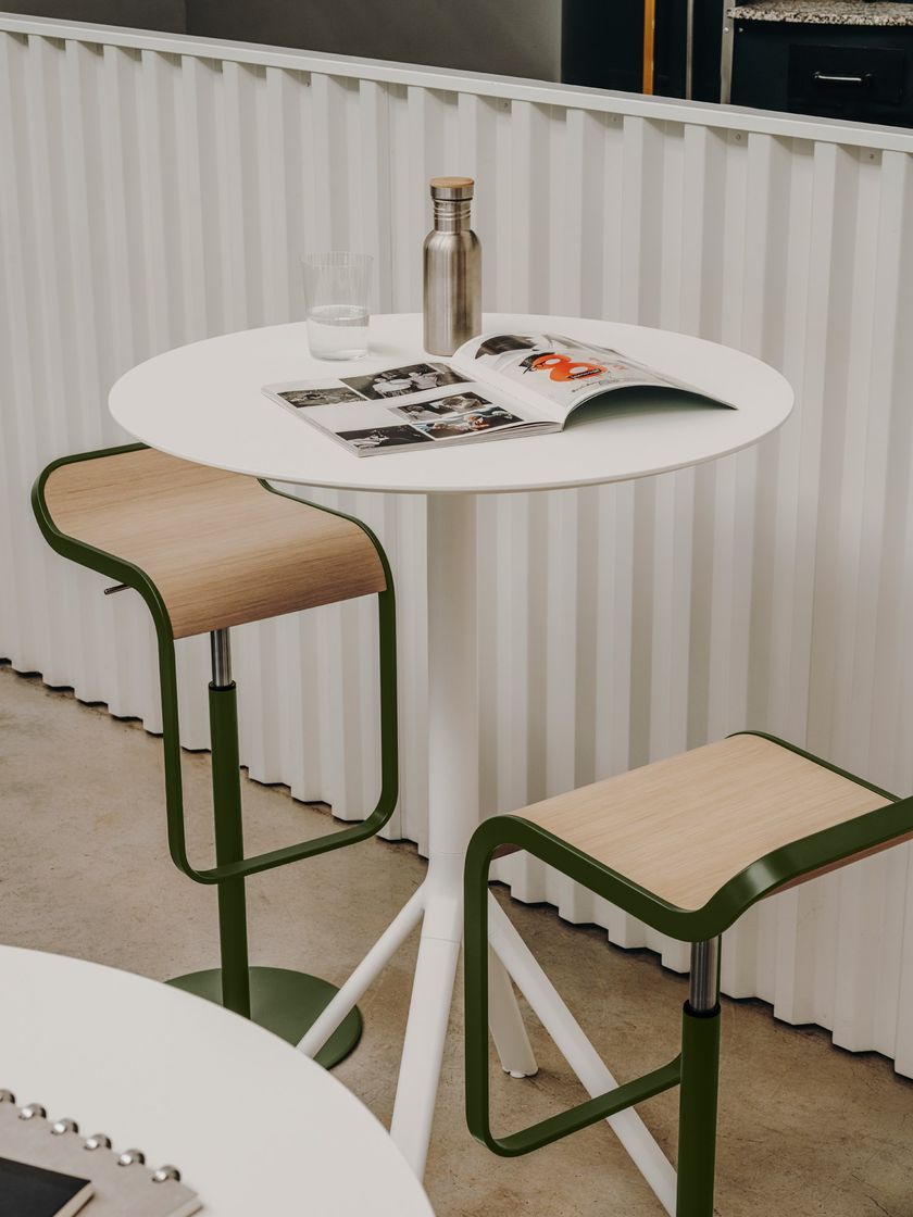 FORK Round Fenix-NTM® high table By Lapalma | design Tomoya Tabuchi