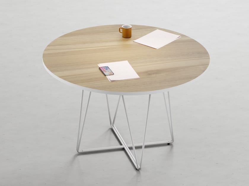 FORMS | Round meeting table By Levira International