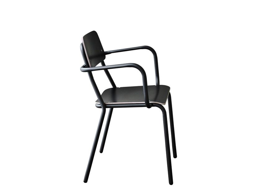 FRANCESCA PL Silla apilable en acero y madera con brazos By Belca