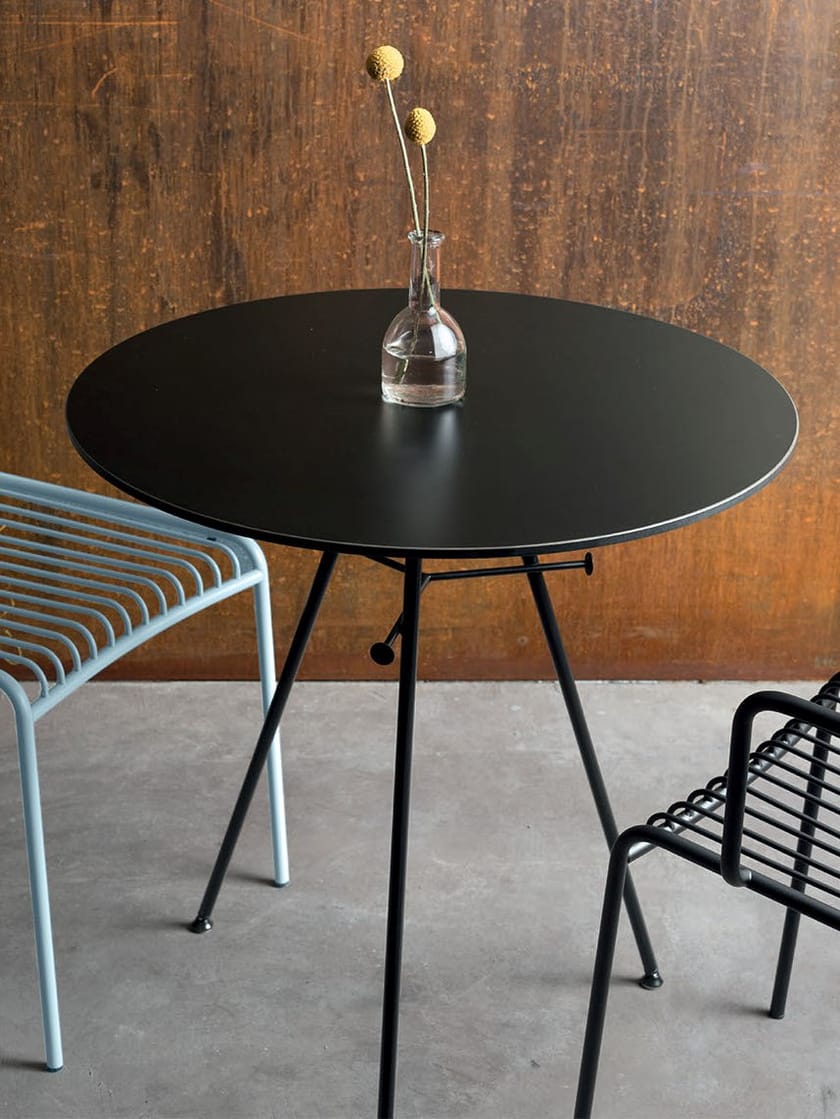 Round HPL table FRED By Quinti Sedute