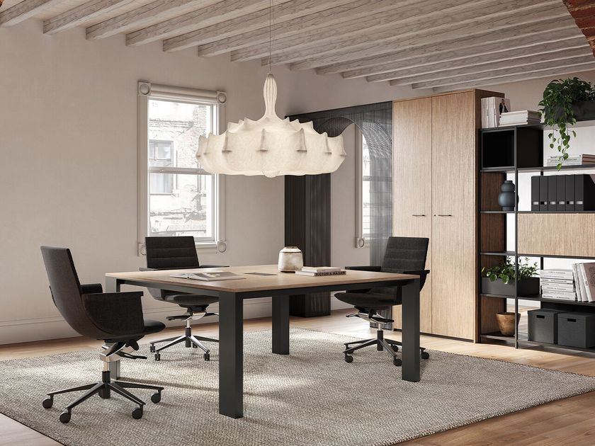 ONO Aluminium and wood meeting table By FREZZA