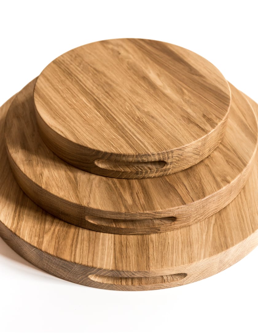 FULL MOON Round oak chopping board By Viruna | design Arūnas Paulauskas