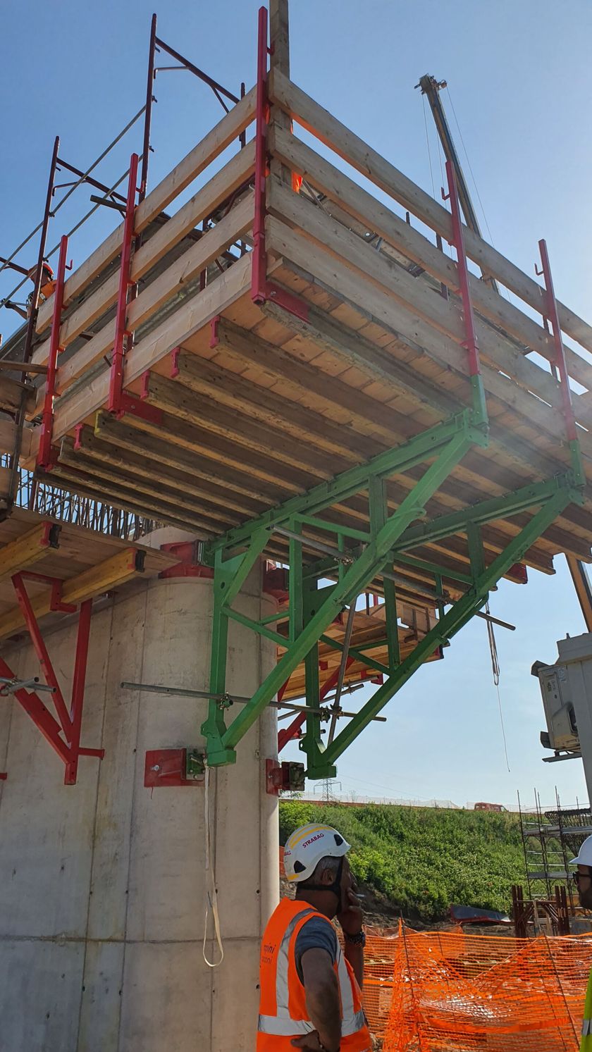 UCB - CLIMBING BRACKETS Tubular structure and scaffolding By Faresin ...