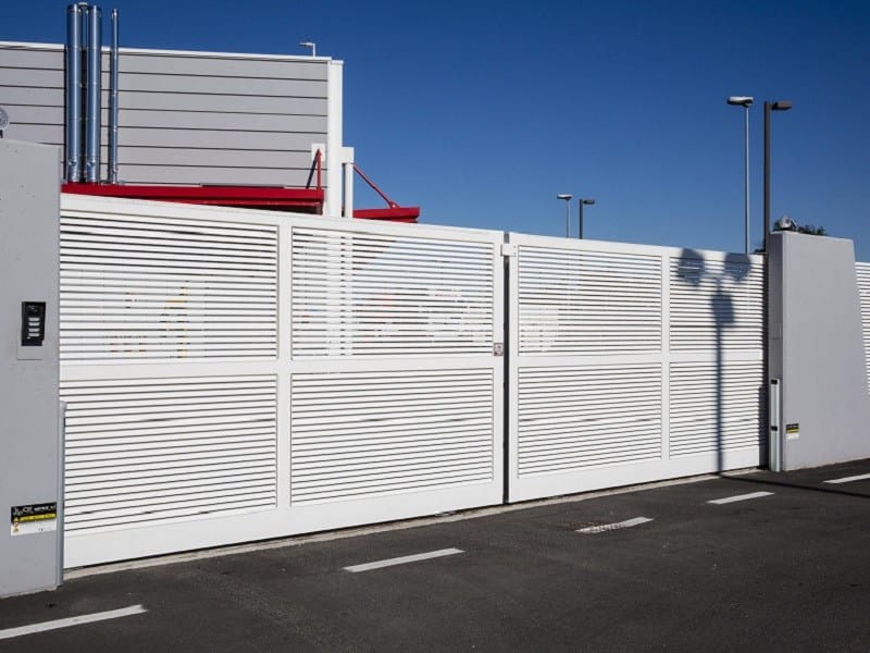 Verja industrial de metal Sistemas de cierre By NUOVA DEFIM