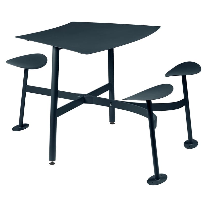 BOLDER Monoblock canteen table By Fermob