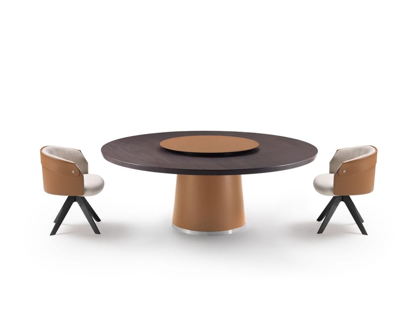 ENN 桌子 By Flexform