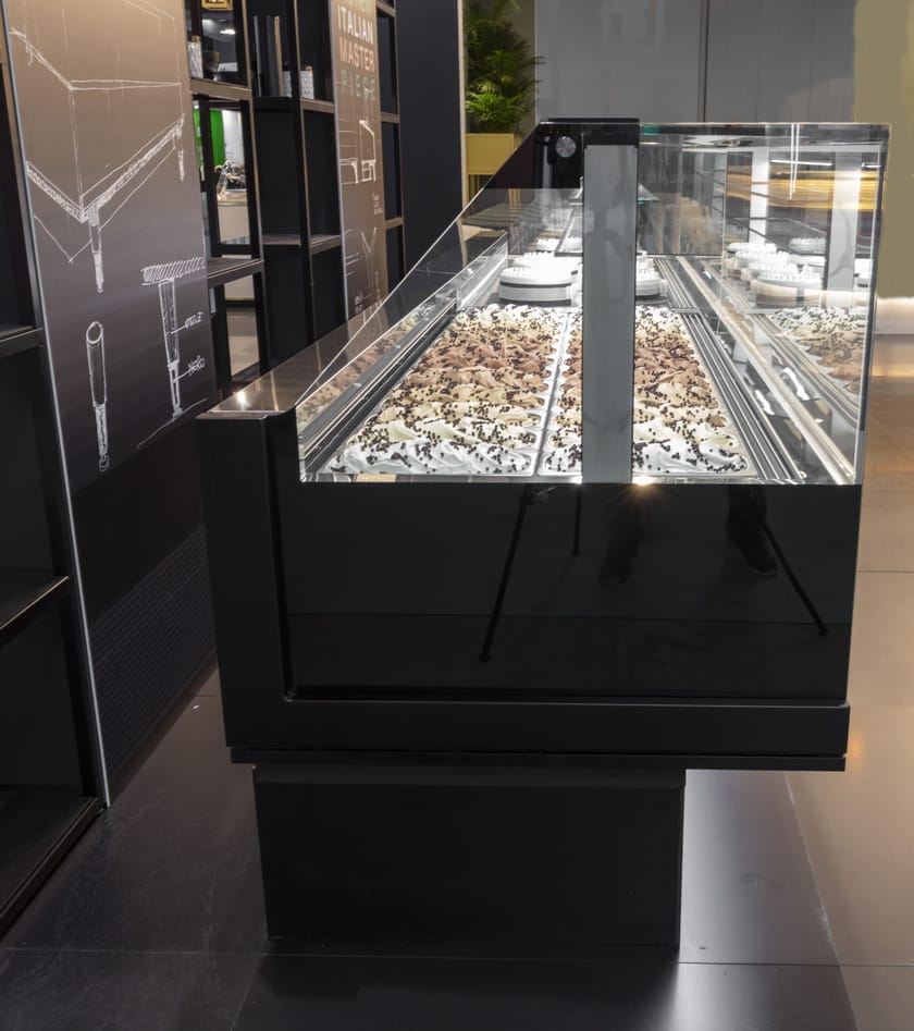 EVOLUTION P100 Refrigerated display cabinet by exposure By Frigomeccanica