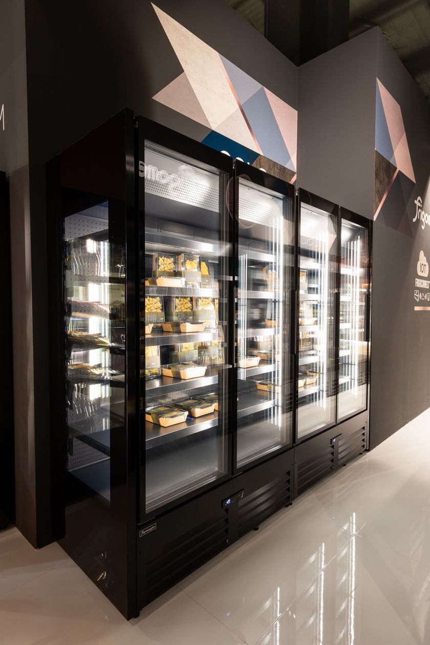 OSLO Refrigerated display cabinet By Frigomeccanica