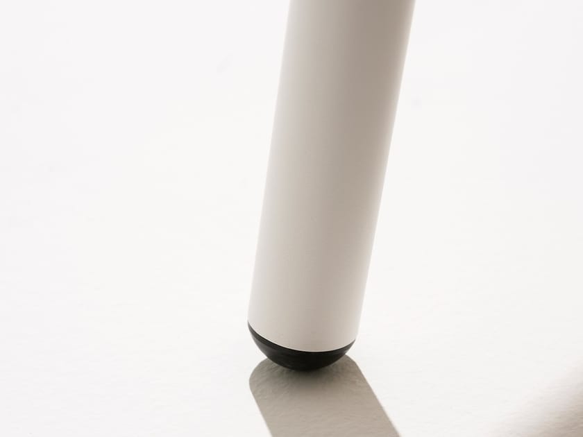 GAMMA Round garden table By RODA