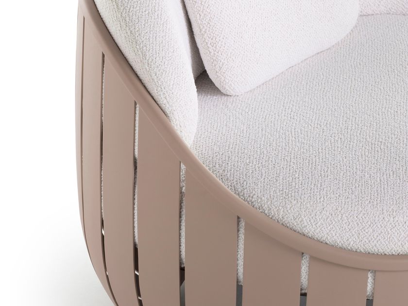 ARENA Garden armchair By GANDIABLASCO