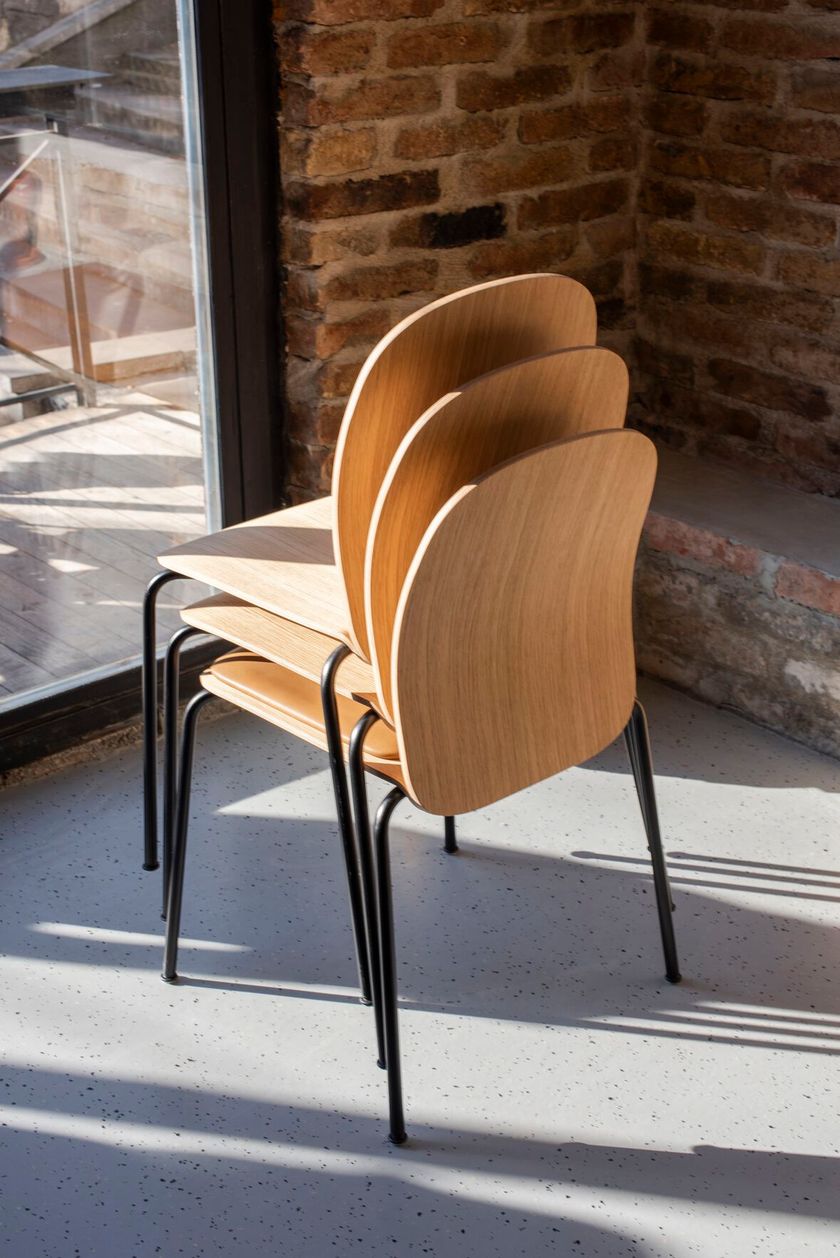 BOOK Chaise By GAZZDA
