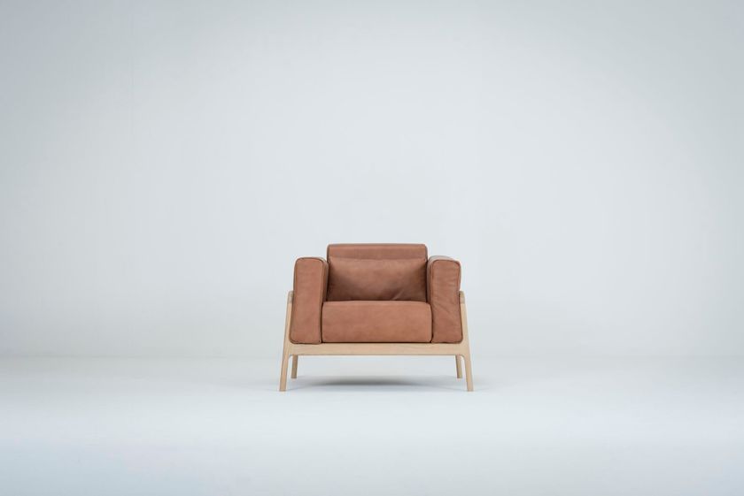 FAWN Leather armchair with armrests By GAZZDA | design Salih Teskeredzic