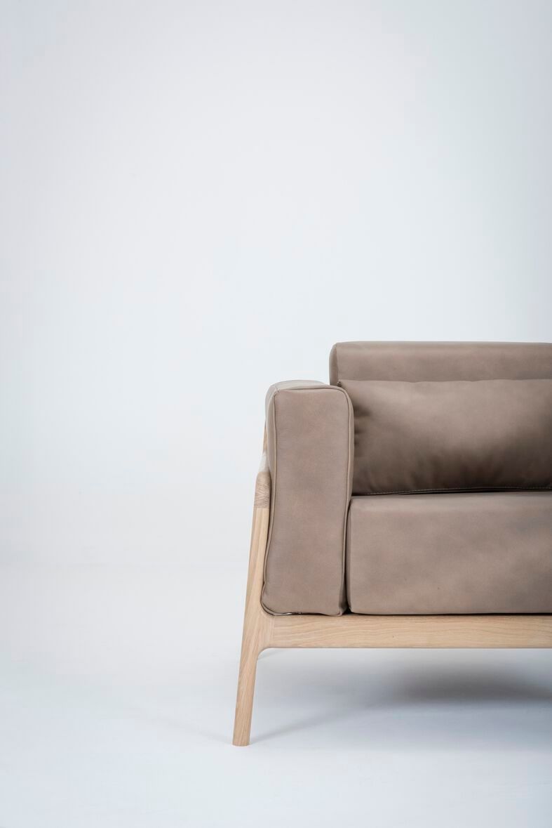 FAWN Leather armchair with armrests By GAZZDA | design Salih Teskeredzic