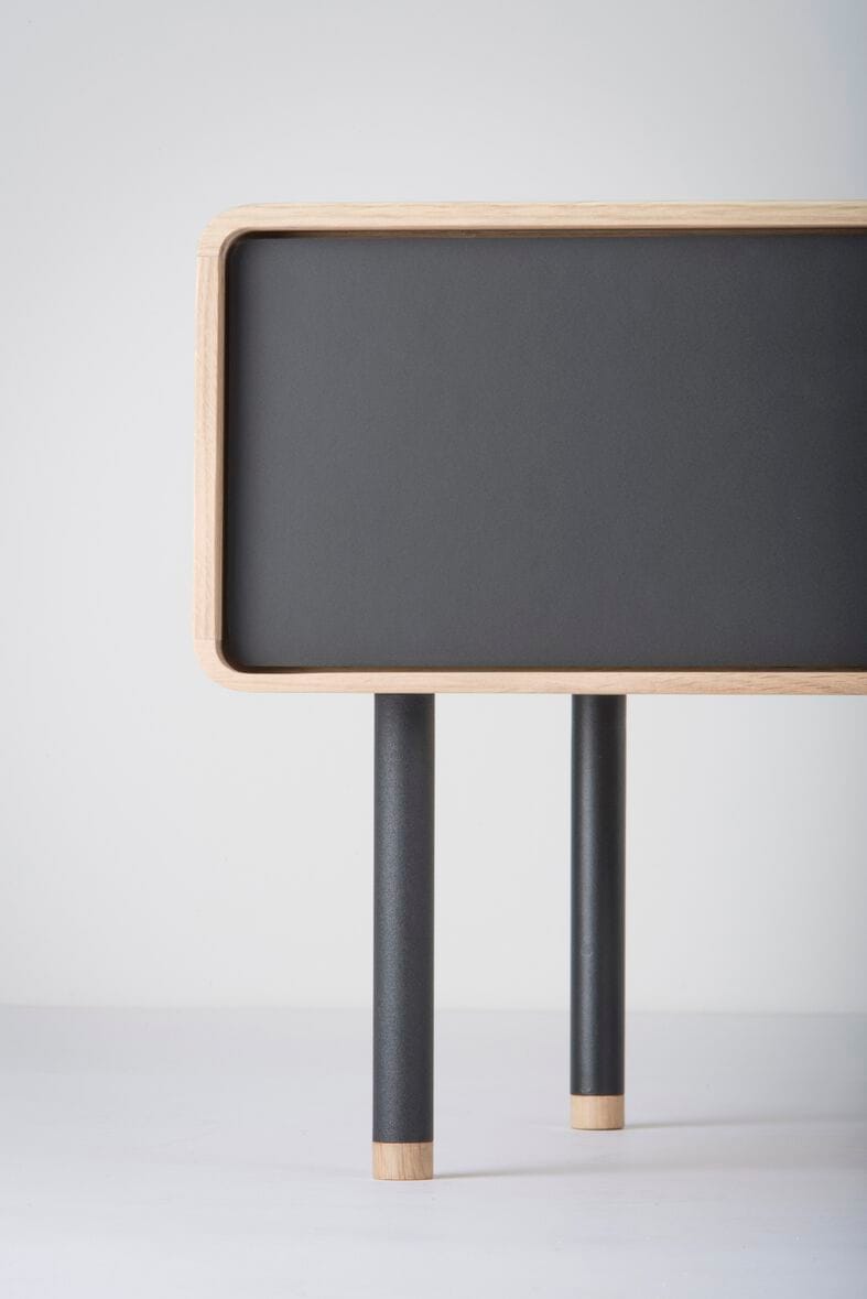 FINA Mesa-de-cabeceira retangular de carvalho com gavetas By GAZZDA ...