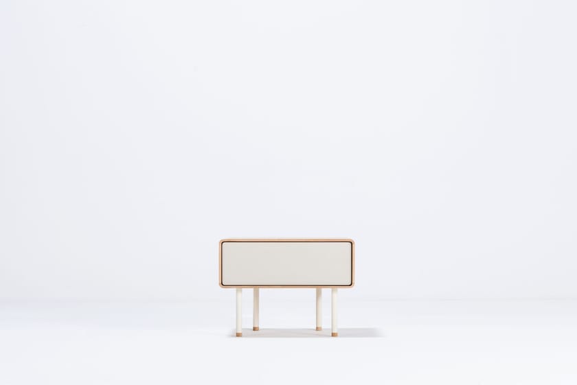 FINA Mesa-de-cabeceira retangular de carvalho com gavetas By GAZZDA ...