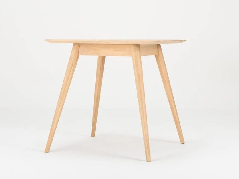 STAFA Square oak table By GAZZDA | design Salih Teskeredzic