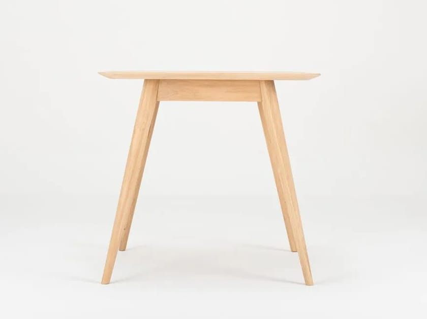 STAFA Square oak table By GAZZDA | design Salih Teskeredzic