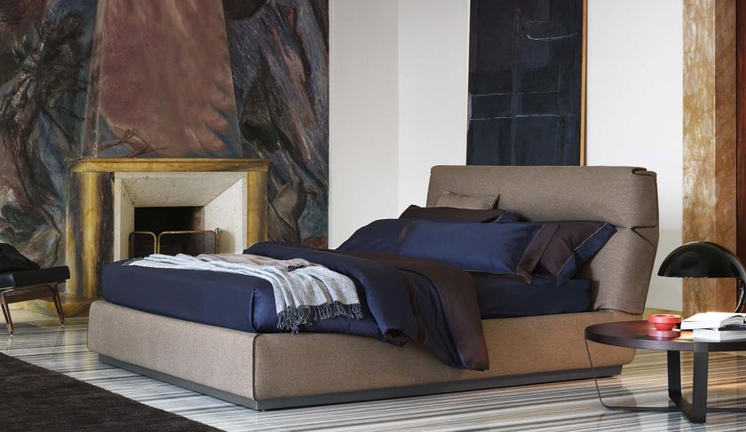 GENTLEMAN Double bed By Flou