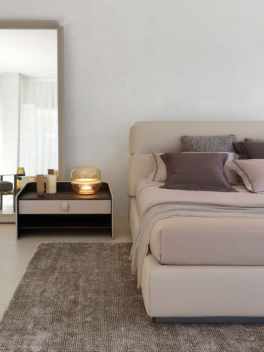 GENTLEMAN Double bed By Flou