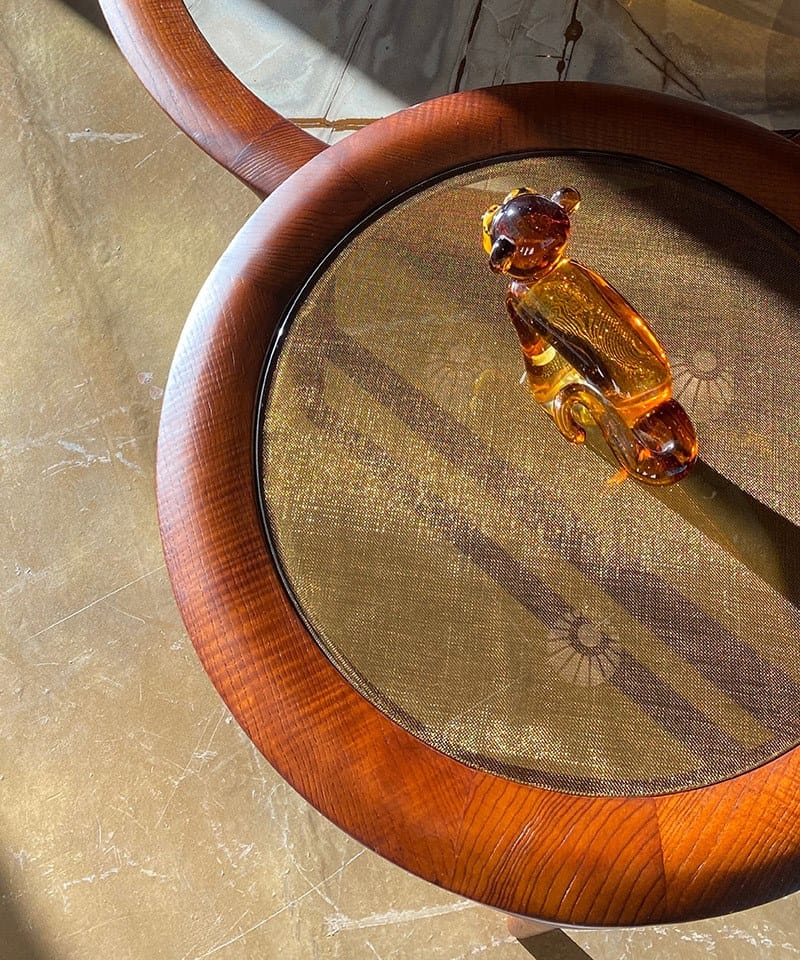 GODOT Round coffee table with solid wood base and marble top By ...