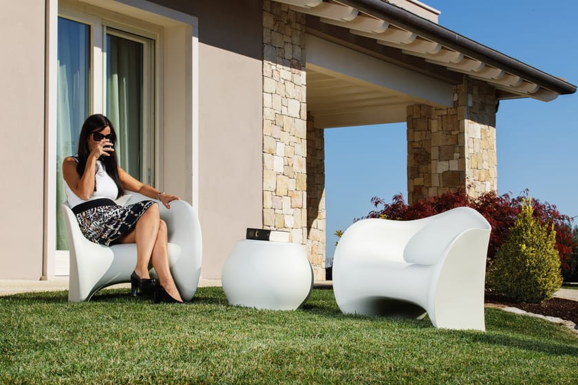 Polyethylene easy chair GOEN By Plust design Setsu & Shinobu Ito