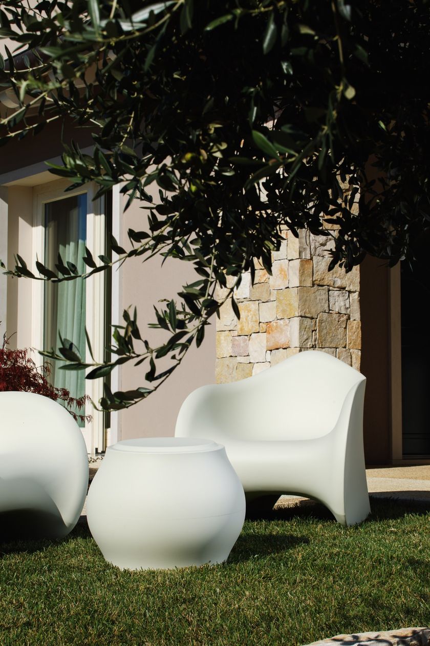 Polyethylene easy chair GOEN By Plust design Setsu & Shinobu Ito