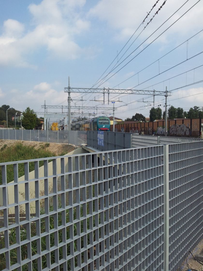 GRATING Glass fiber-reinforced plastic (GFRP) Fence By P-TREX