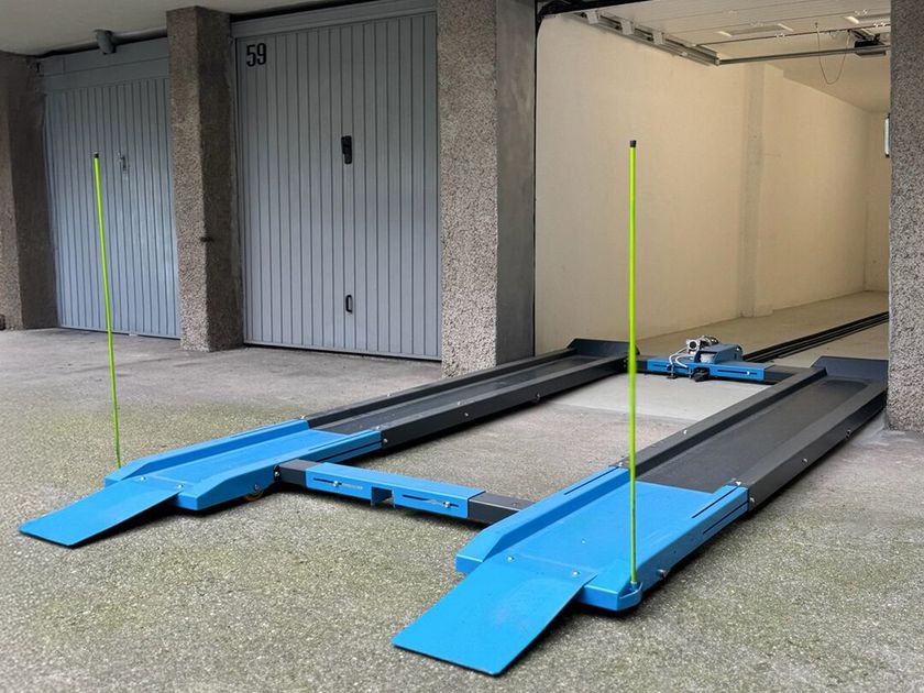 Rotating, moving platforms for cars | Lifts, escalators and moving ...