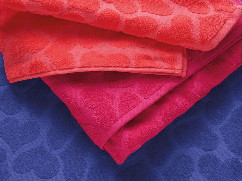 BATTICUORE Bath towel By Gabel