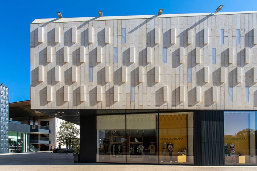 GAMMASTONE Monolithic architectural element By GammaStone