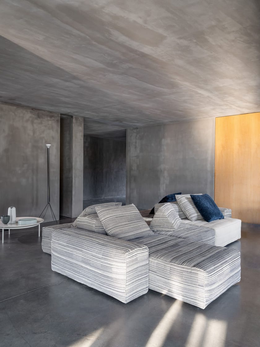 SAMET G Sofá modular de doble cara de tela con chaise-longue By Gervasoni