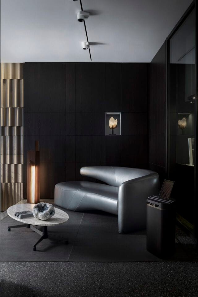 SEIDON 3 seater leather sofa By Giorgetti